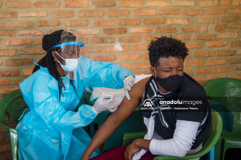 Rwanda continues Covid-19 vaccinations | Anadolu Images