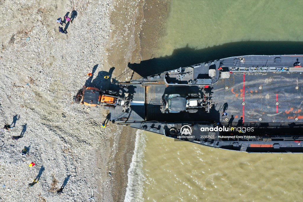 Landing ships carry heavy machines to Sinop's flood hit Turkeli ...