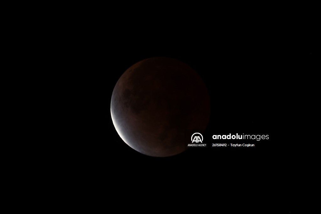 Partial Lunar Eclipse in Kenosha, Wisconsin | Anadolu Images