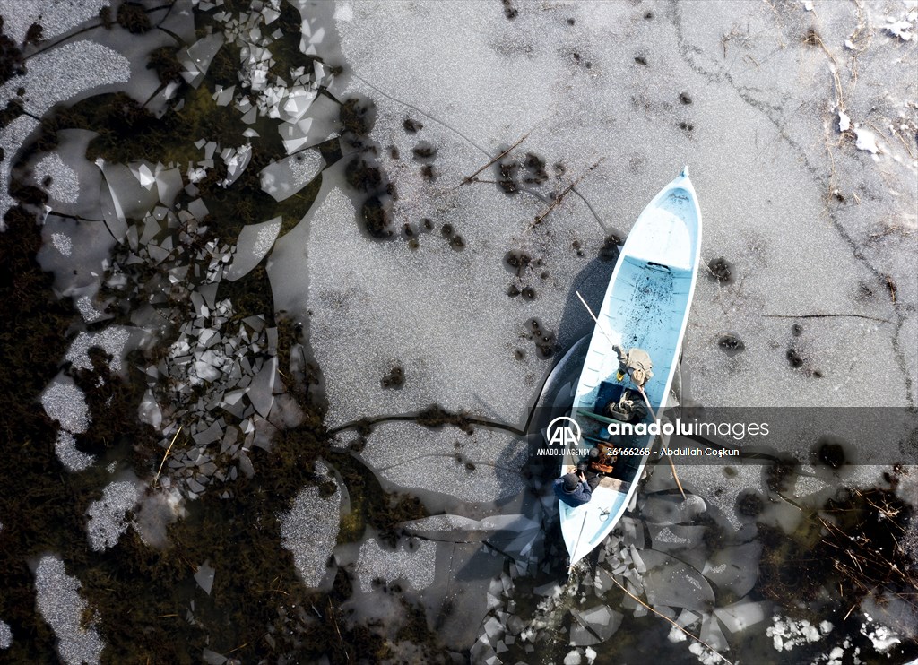 Freshwater fishing in frozen lake in Turkey's Konya | Anadolu Images