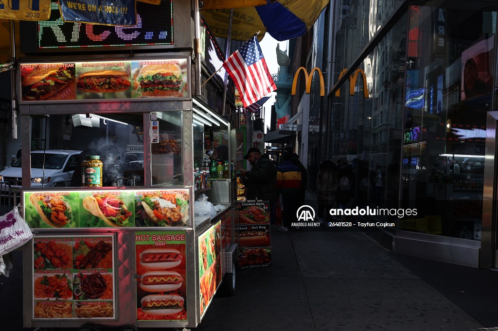 Daily life at Times Square in NYC on Christmas Eve | Anadolu Images
