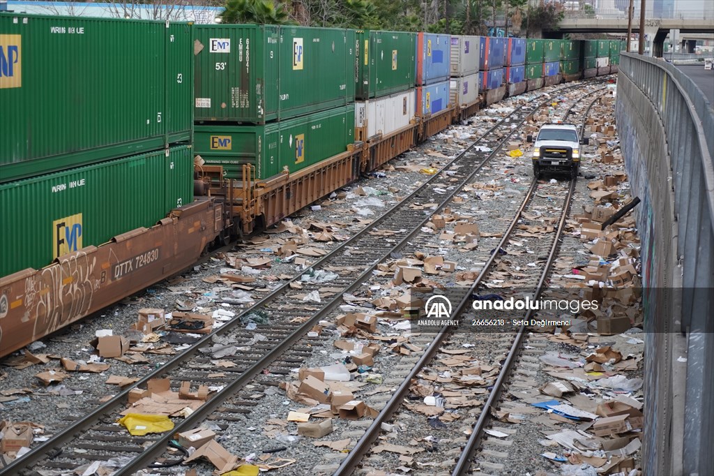 Thieves loot cargo containers in Los Angeles, leaving shredded boxes ...