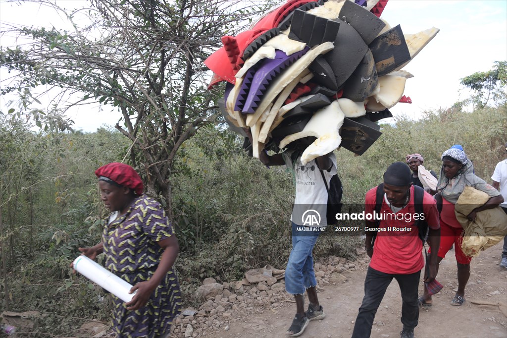 Residents of Martissant use mountain routes instead of main roads to ...
