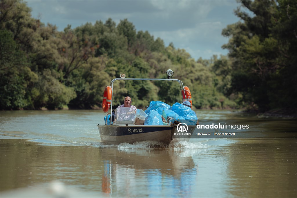 Cleaning works at Bodrog River | Anadolu Images