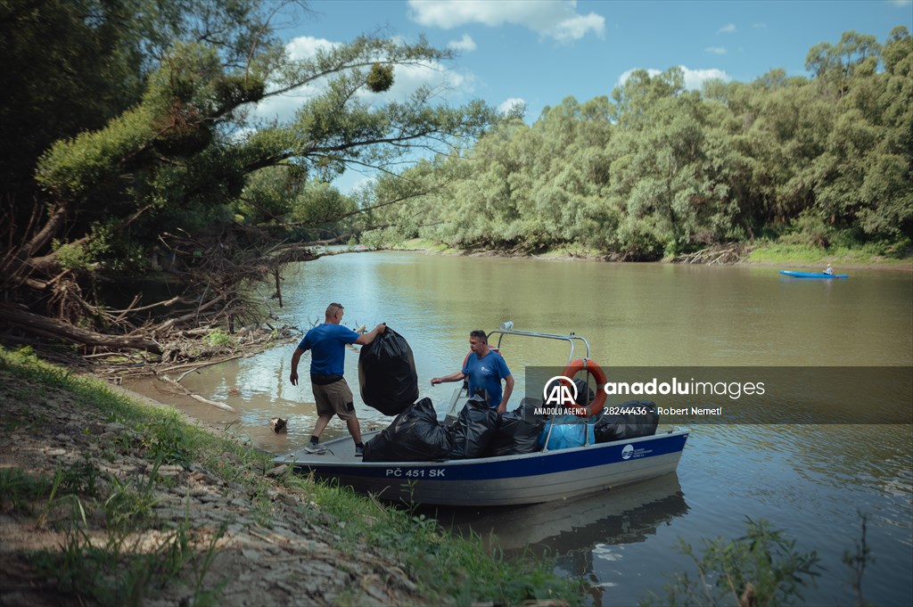 Cleaning works at Bodrog River | Anadolu Images