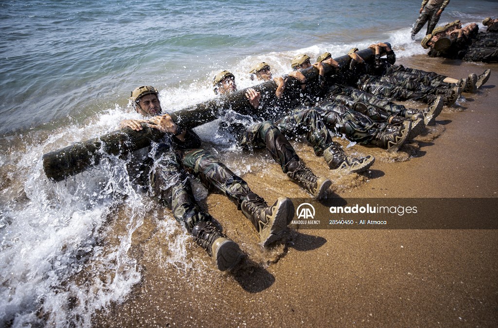 Commandos of the 'Underwater Defence' (SAS) of Turkish Navy | Anadolu ...