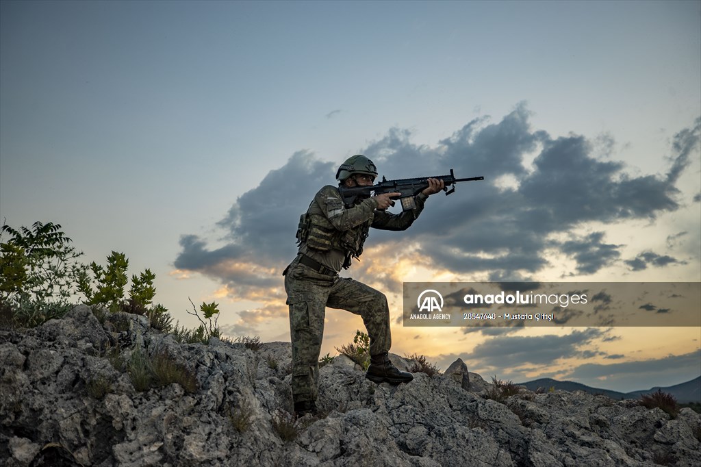 Military training of Turkish commandos in Turkiye's Isparta | Anadolu ...