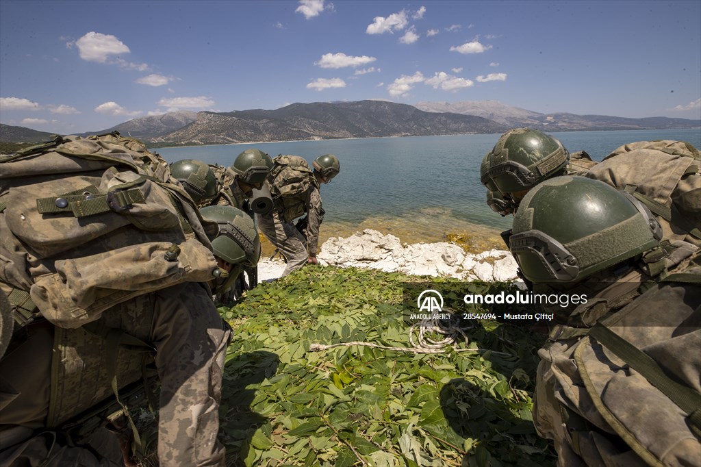 Military training of Turkish commandos in Turkiye's Isparta | Anadolu ...