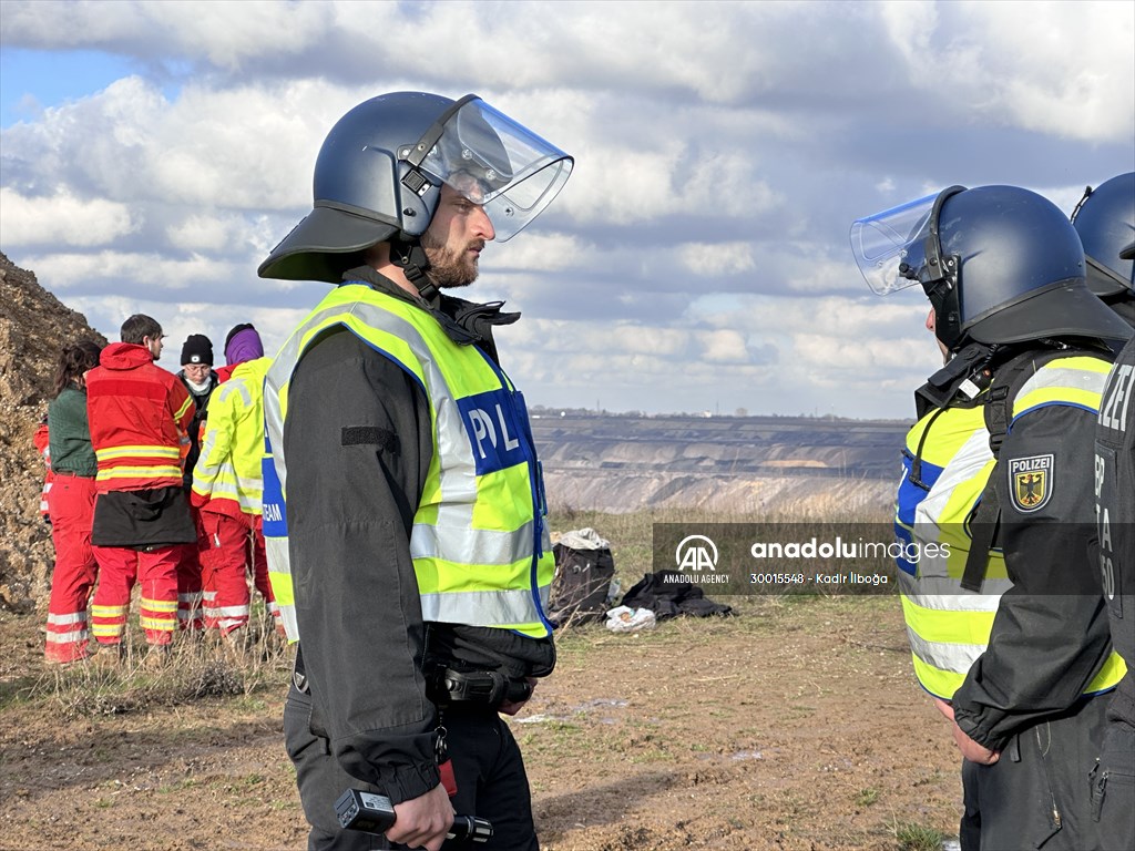 Police take measures as Swedish activist Greta Thunberg joins Lutzerath ...