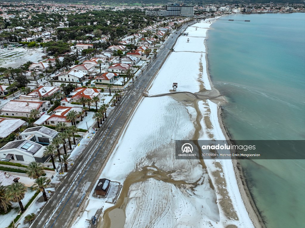 Heavy hail turns Izmir beaches white | Anadolu Images