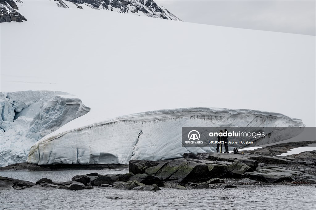 The "mapmakers" of the Antarctic Science Expedition | Anadolu Images