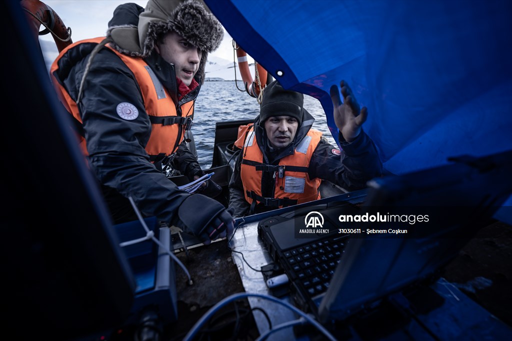 The "mapmakers" of the Antarctic Science Expedition | Anadolu Images