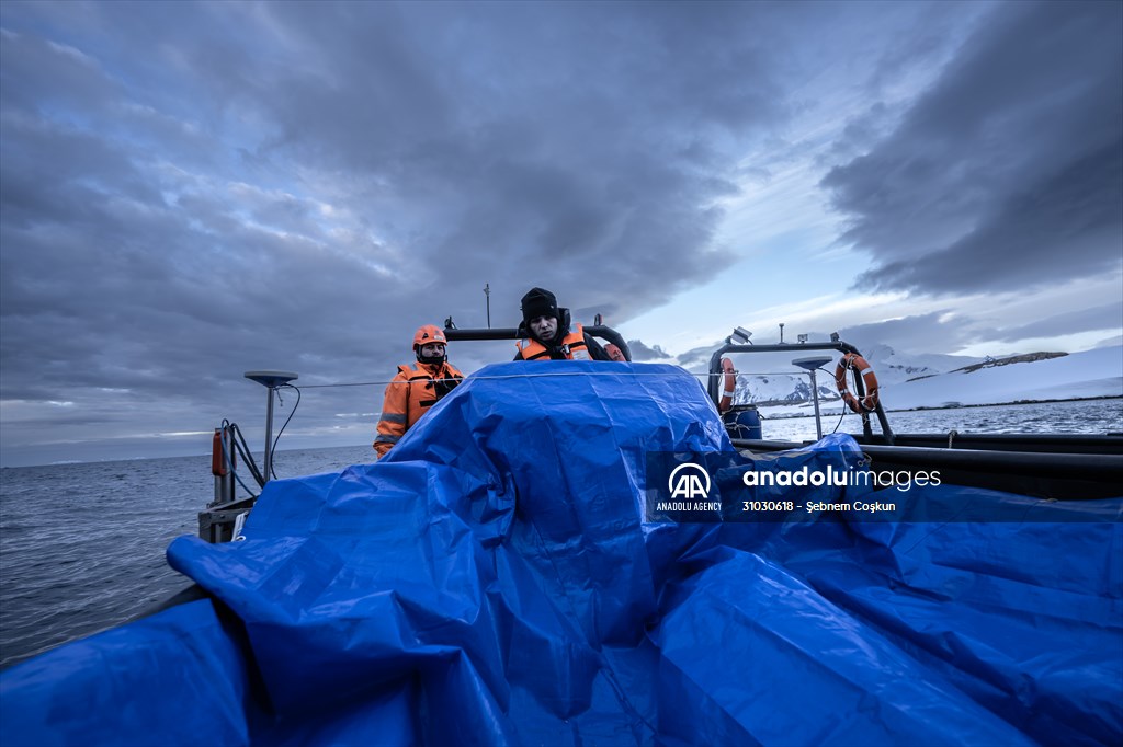 The "mapmakers" of the Antarctic Science Expedition | Anadolu Images