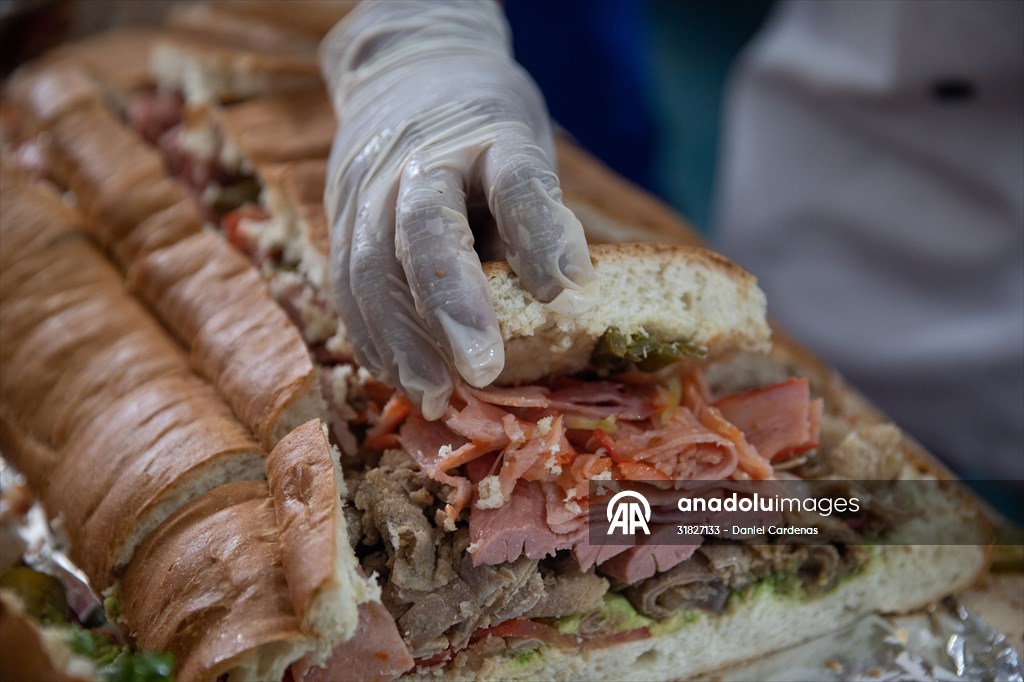 Mexico breaks record for longest torta sandwich | Anadolu Images