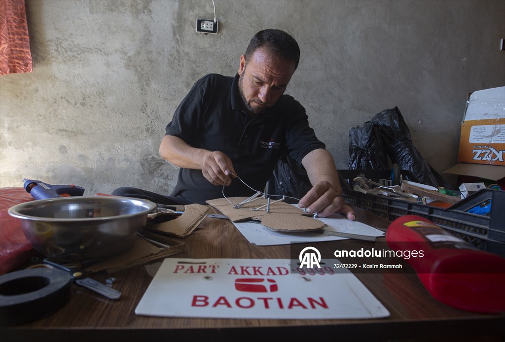 Teacher from Idlib transforms waste materials into educational tools in ...