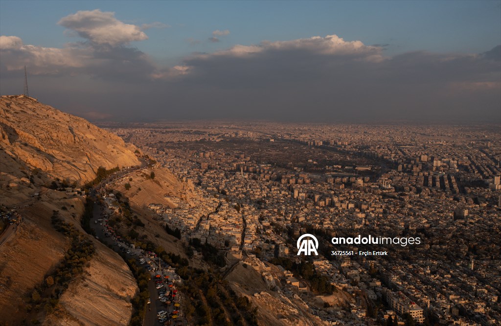 Syrians revisit Mount Qasioun in Damascus after fall of Assad regime ...
