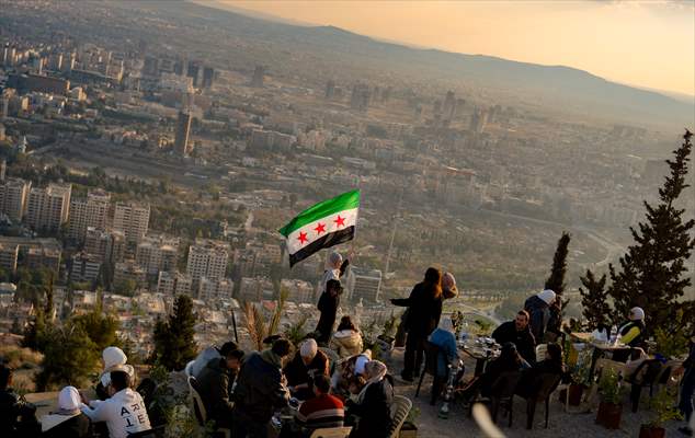 Syrians revisit Mount Qasioun in Damascus after fall of Assad regime ...