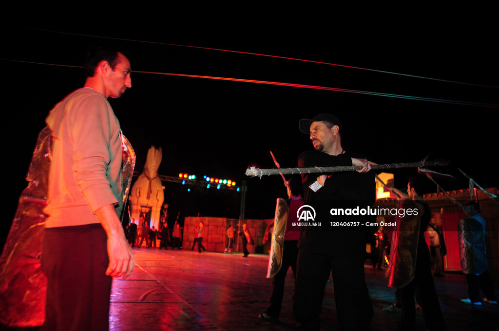 ANADOLU ATESI 11 MILYONA KOSUYOR | Anadolu Images