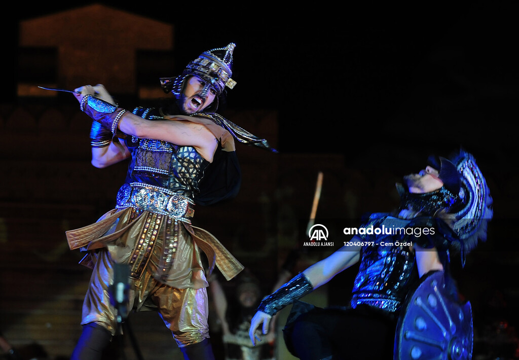 ANADOLU ATESI 11 MILYONA KOSUYOR | Anadolu Images