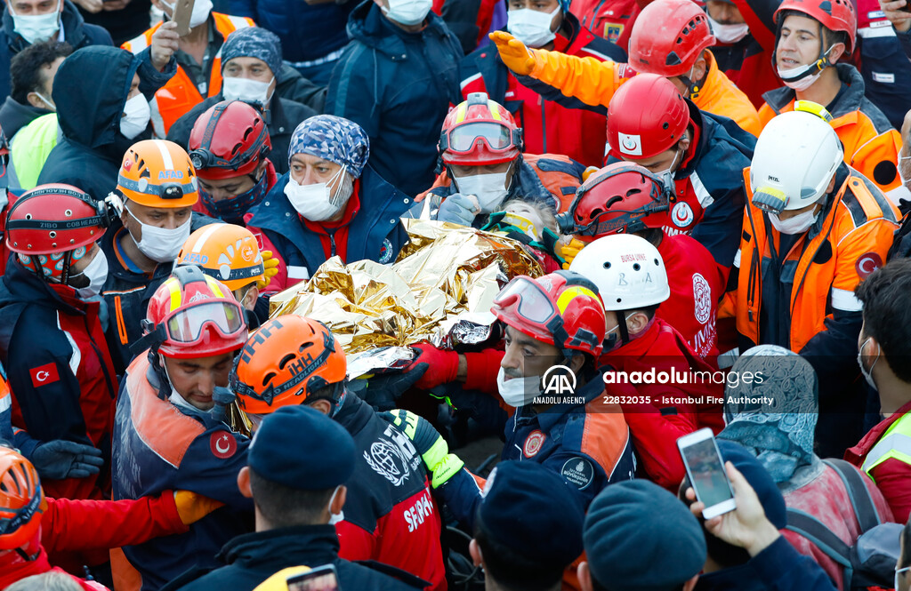 Turkey: 3-year-old girl rescued 65 hours after quake | Anadolu Images